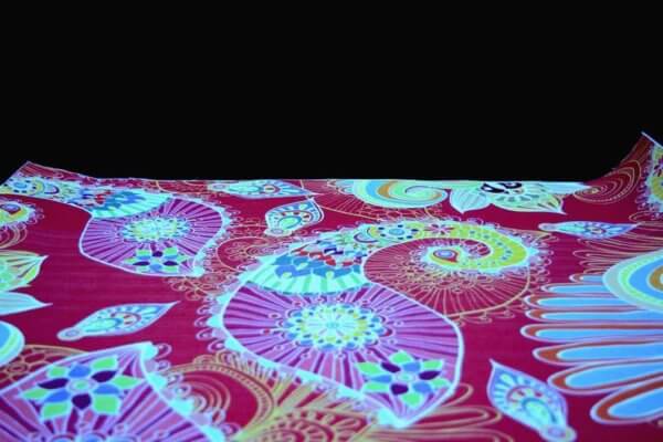 Adhesive Vinyl Printing for High-Impact Visuals and Ads